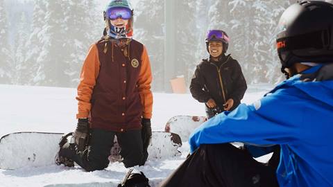 Young Adult Beginner Snowboard Rental | Crystal Mountain